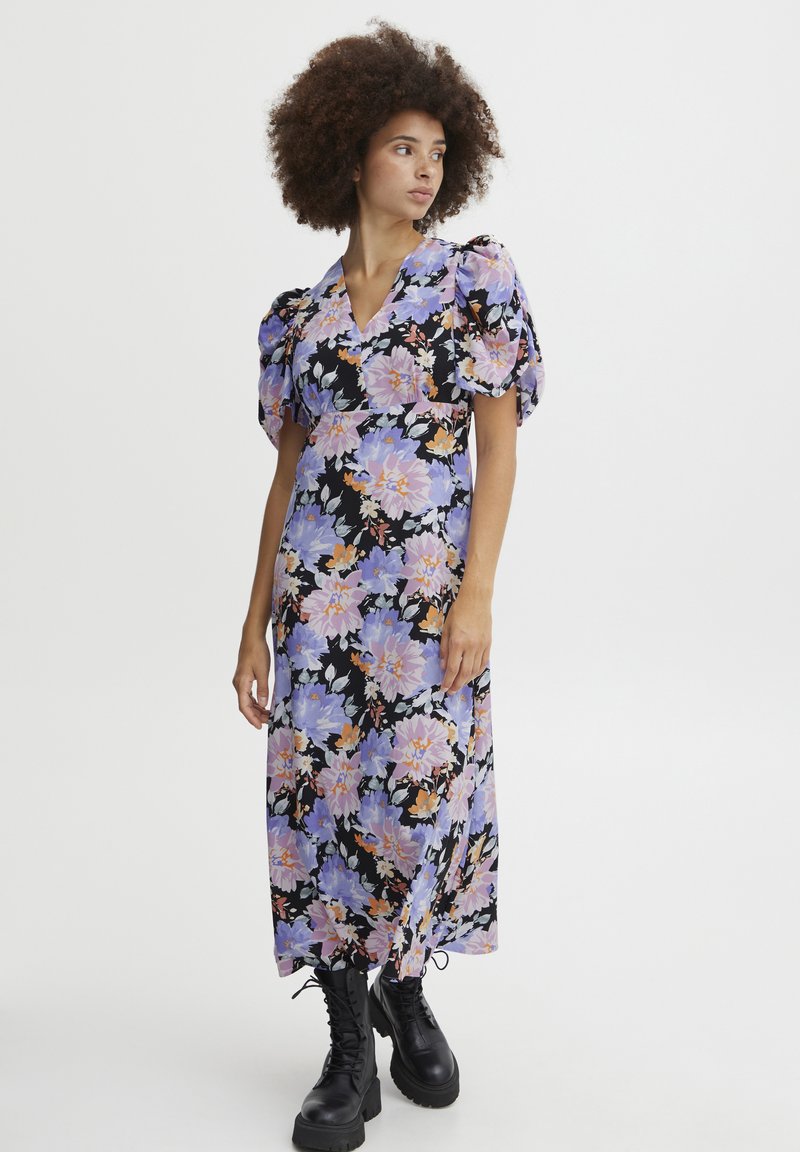ICHI IXMEARA DR - Freizeitkleid - daybreak black flower print/lila ...