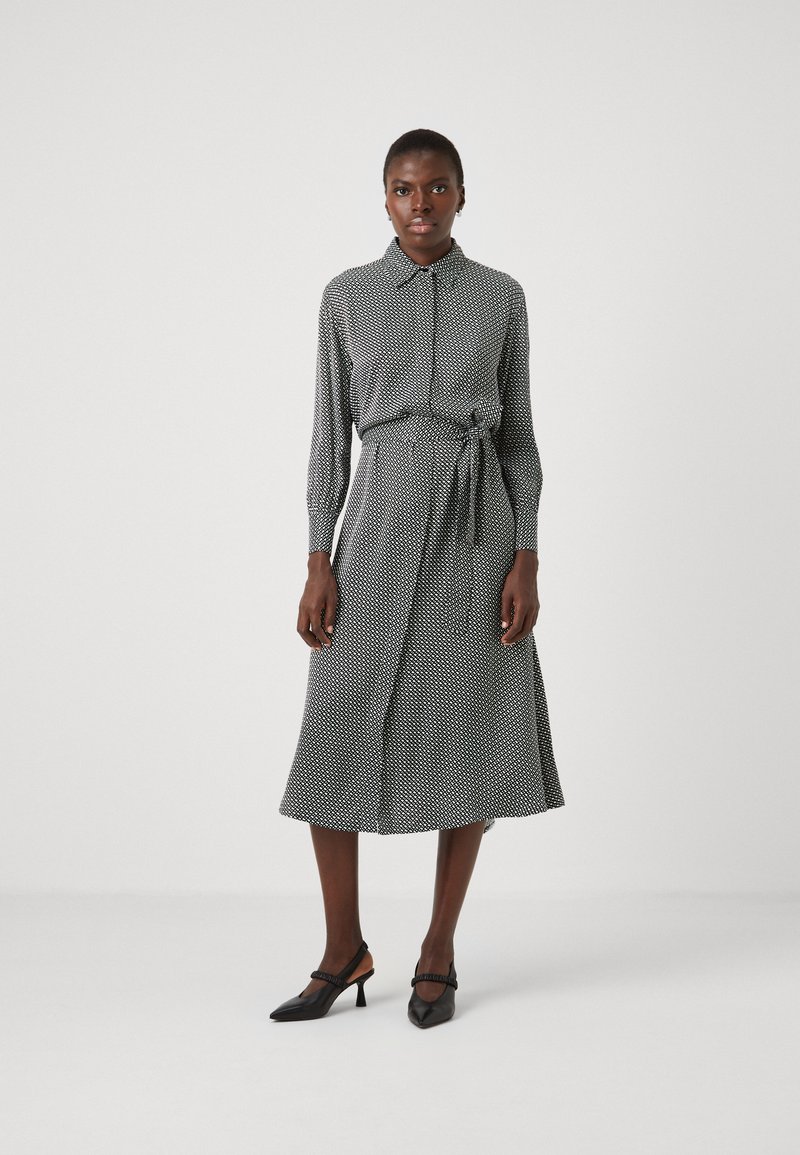 BOSS DAVIVIO - Rochie tip cămașă - white/black/gri închis - Zalando.ro