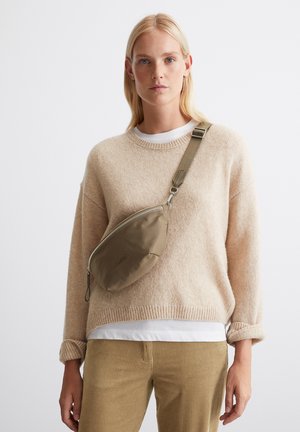 Sandqvist OLOF UNISEX - Umhängetasche - multi clover green/grün ...