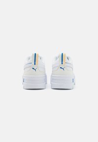 Puma MAYZE RETRO RESORT - Sneaker low - white/team royal/weiß - Zalando.ch
