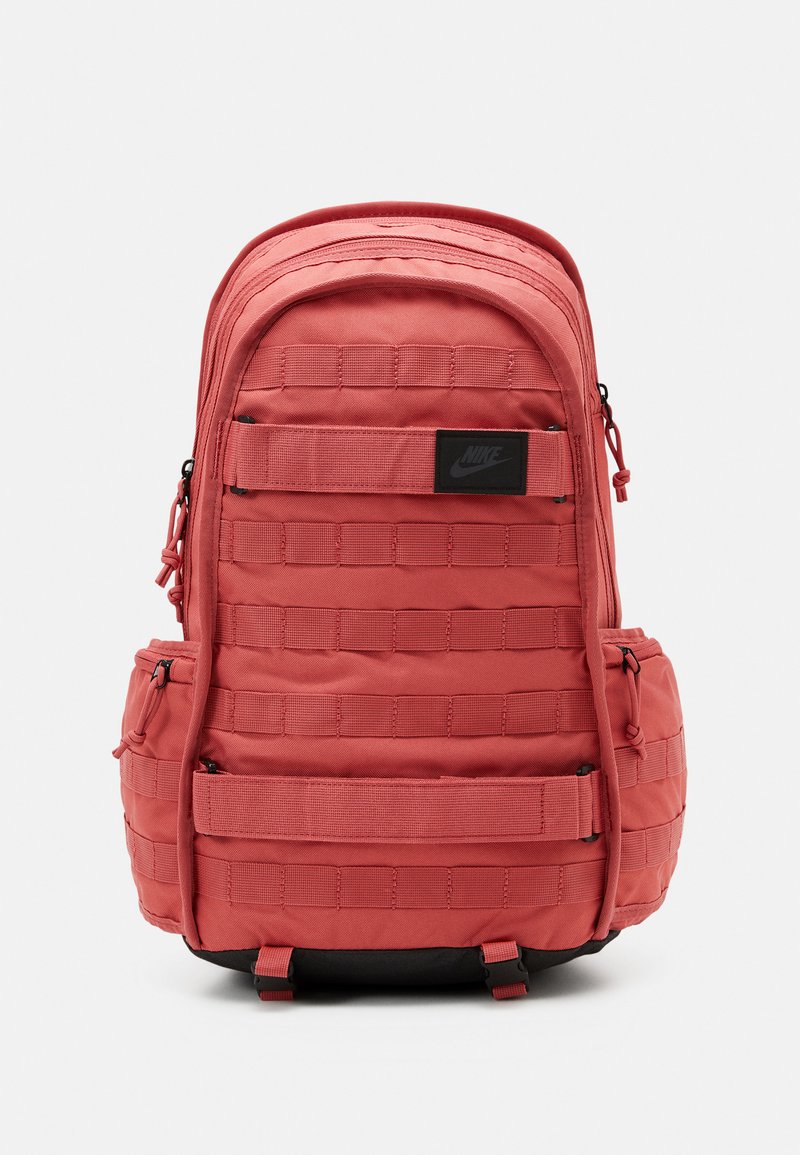 Nike Sportswear NK RPM BKPK - NSW - Rucksack - adobe/black/coral ...
