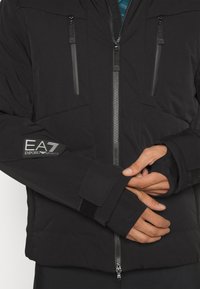EA7 Emporio Armani KITZBUHEL PROTECTUM - Snowboardjas - black/zwart - Zalando.nl
