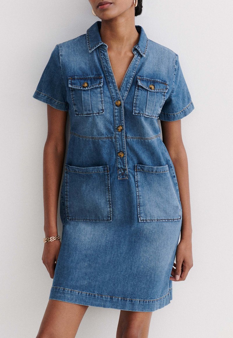 Caroll FASHION MODERN - Robe en jean - stone denim/denim indigo ...