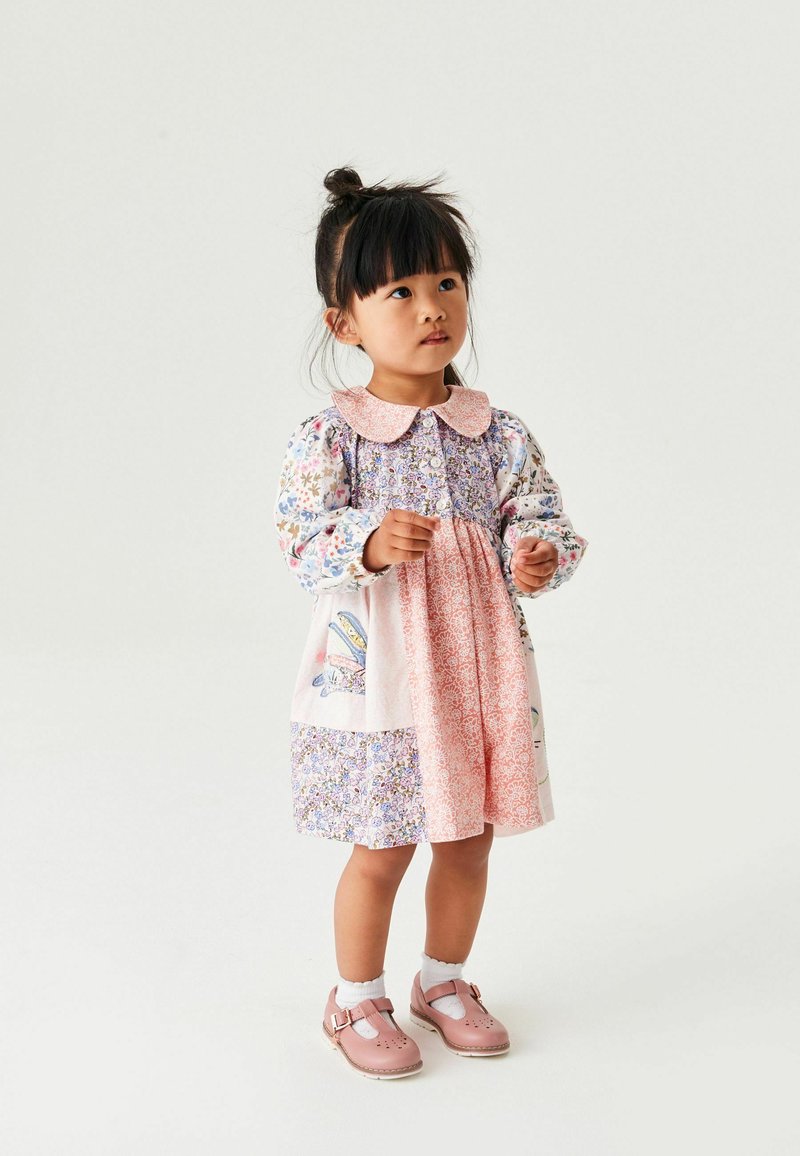 Next TEA - Rochie tip cămașă - pink patchwork character/roz - Zalando.ro