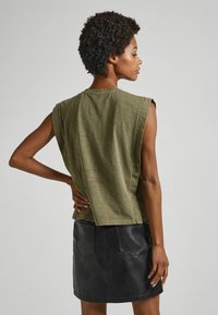 Pepe Jeans HEA - Top - olivine green/oliv - Zalando.de