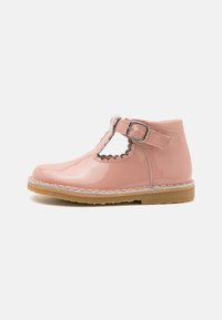 Petit Nord Copenhagen T-BAR SCALLOP - Chaussures à scratch - peach/rose ...