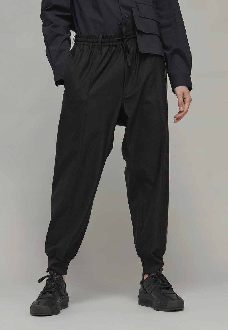 Y-3 3-STRIPES REFINED CUFFED - Tracksuit bottoms - black - Zalando.ie