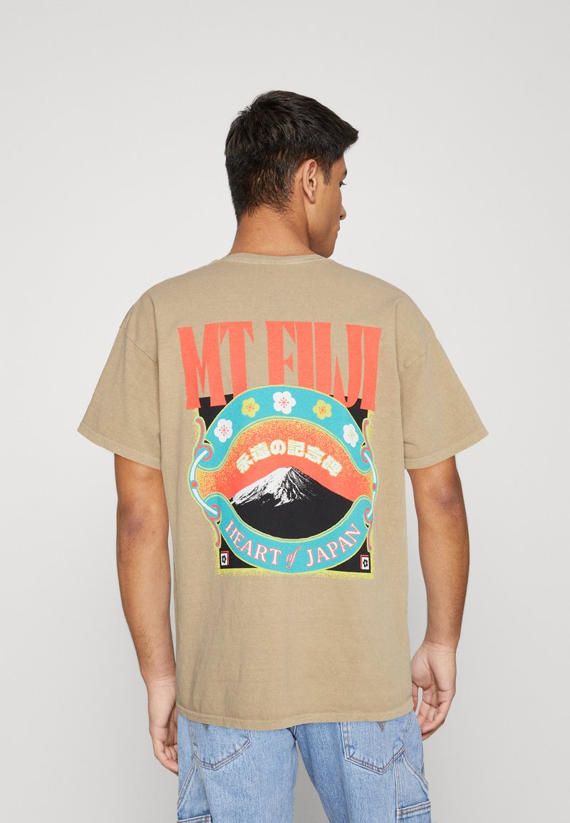 BDG Urban Outfitters FUJI HEART UNISEX - T-Shirt print - sand/beige ...