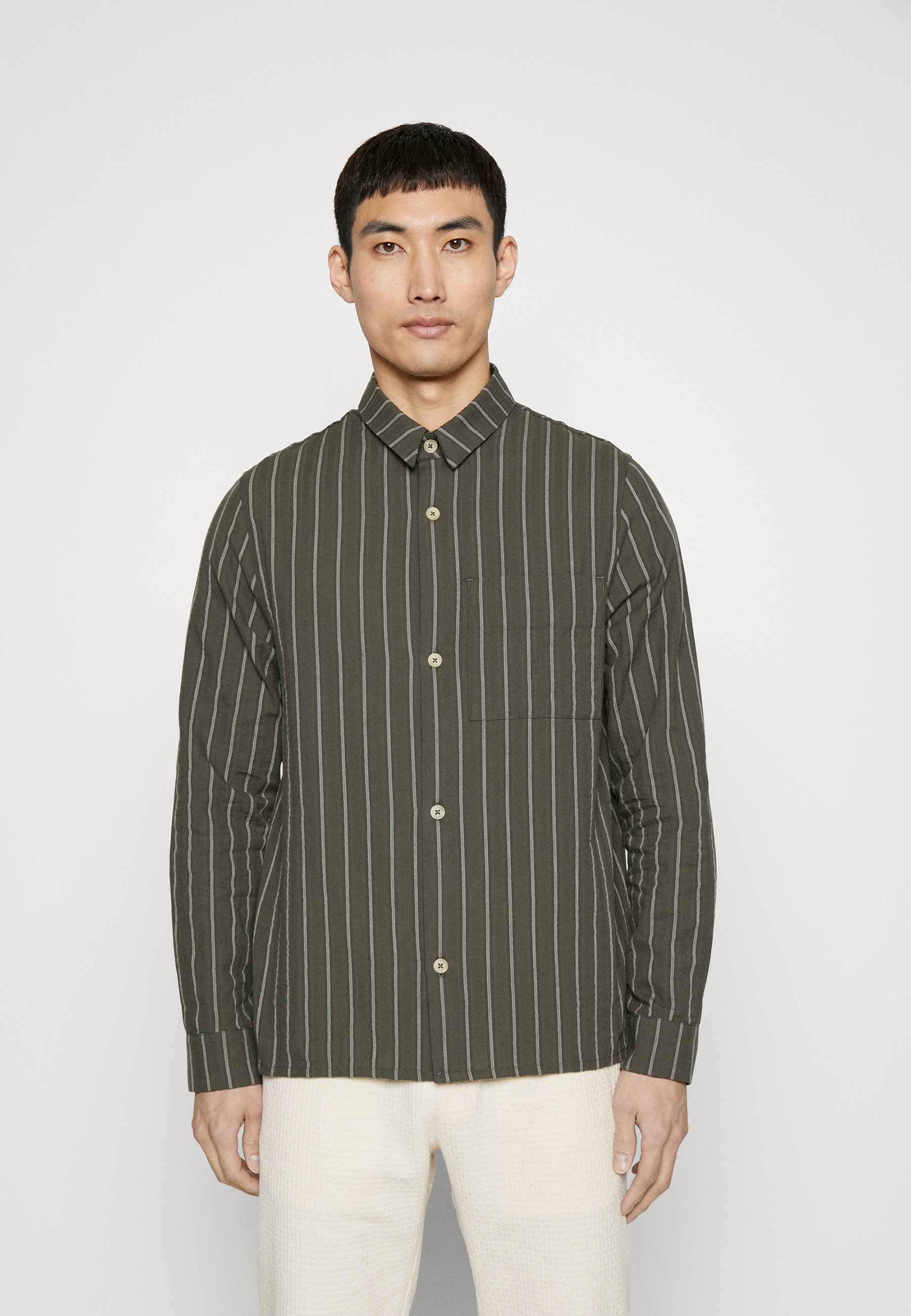 Rotholz SQUARE UNISEX - Hemdbluse - olive/oliv - Zalando.ch