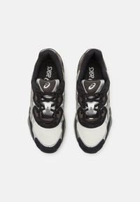 ASICS SportStyle GEL NYC UNISEX - Sneaker low - ivory/clay grey/beige - Zalando.at