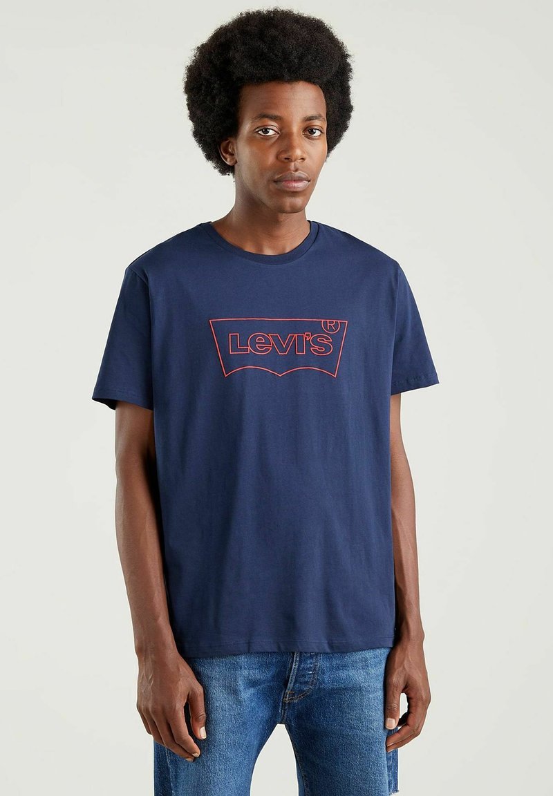 Levi's® GRAPHIC CREWNECK VARSITY AMA - T-Shirt print - lse batwing ...