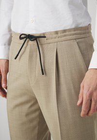 HUGO HANFRED GOWARD - Suit - medium beige/beige - Zalando.co.uk