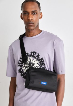 HUGO ELLIOTT CROSSBODY UNISEX - Umhängetasche - black/schwarz - Zalando.de
