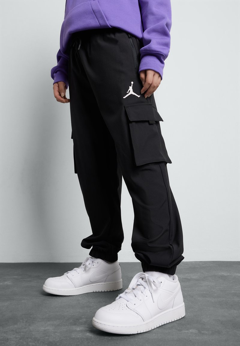 Jordan JDG JORDAN POST UP - Cargobukser - black/sort - Zalando.dk