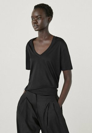 Massimo Dutti AUS PREMIUM - Basic T-shirt - black - Zalando.co.uk