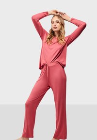 Gisela Pyjamas - raspberry pink/pink - Zalando