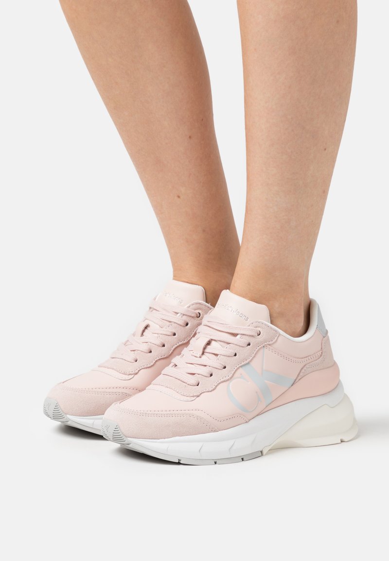 Calvin Klein Jeans WEDGE RUNNER MIX LTH WN - Trainers - peach blush ...