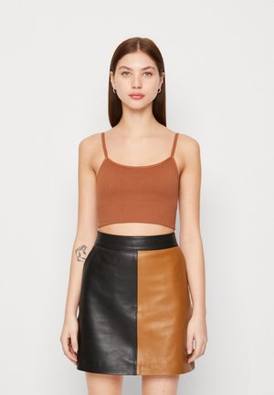 Urban Classics TRAPEZE CROPPED - Top - terracotta/marrón - Zalando.es