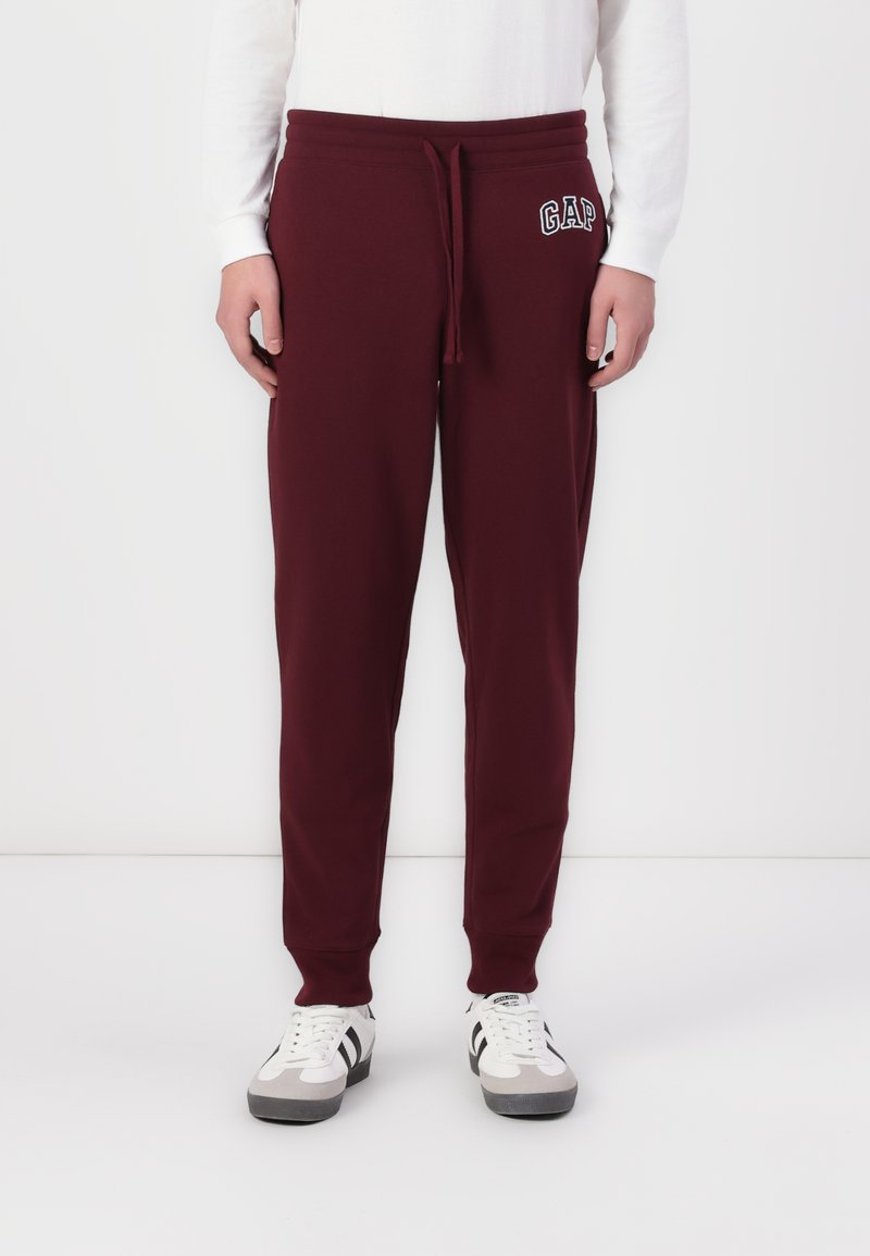 GAP HERITAGE LOGO - Tracksuit bottoms - noir red/black - Zalando.co.uk