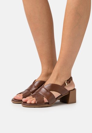 Geox D LAUDARA - Sandalias con plataforma - sand/tierra - Zalando.es