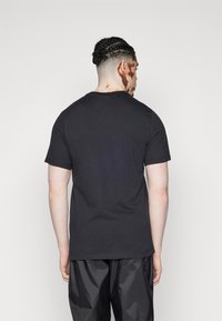 Nike Sportswear TEE SPRING BREAK - T-Shirt print - black/schwarz ...