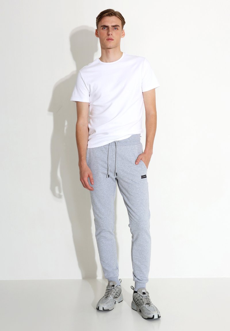 Carlheim UNIVERSAL NOEL COMFORT - Træningsbukser - Grey/grå - Zalando.dk