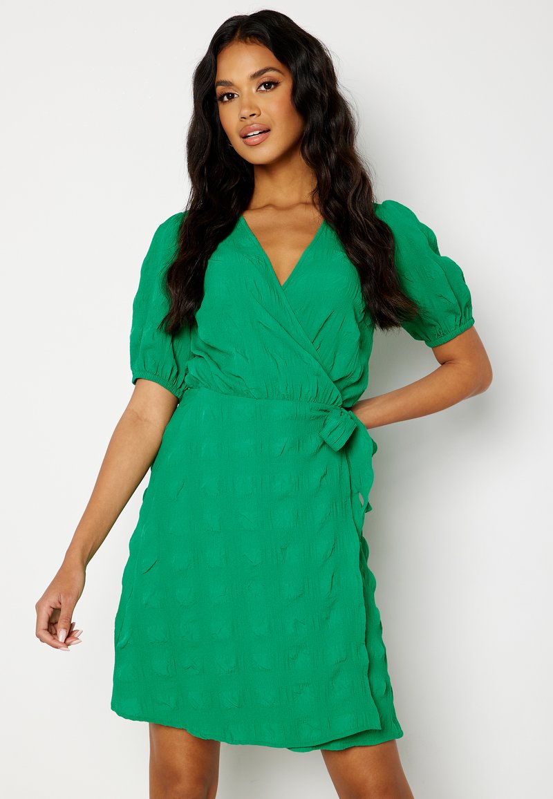 Bubbleroom STRUCTURED SHORT SLEEVE WRAP DRESS - Jurk - green/groen ...