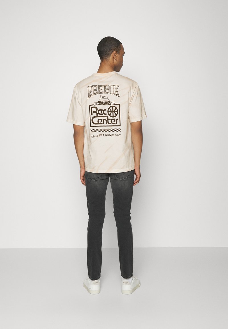 Reebok Classic BLOCK PARTY TEE UNISEX - Print T-shirt - white - Zalando.de