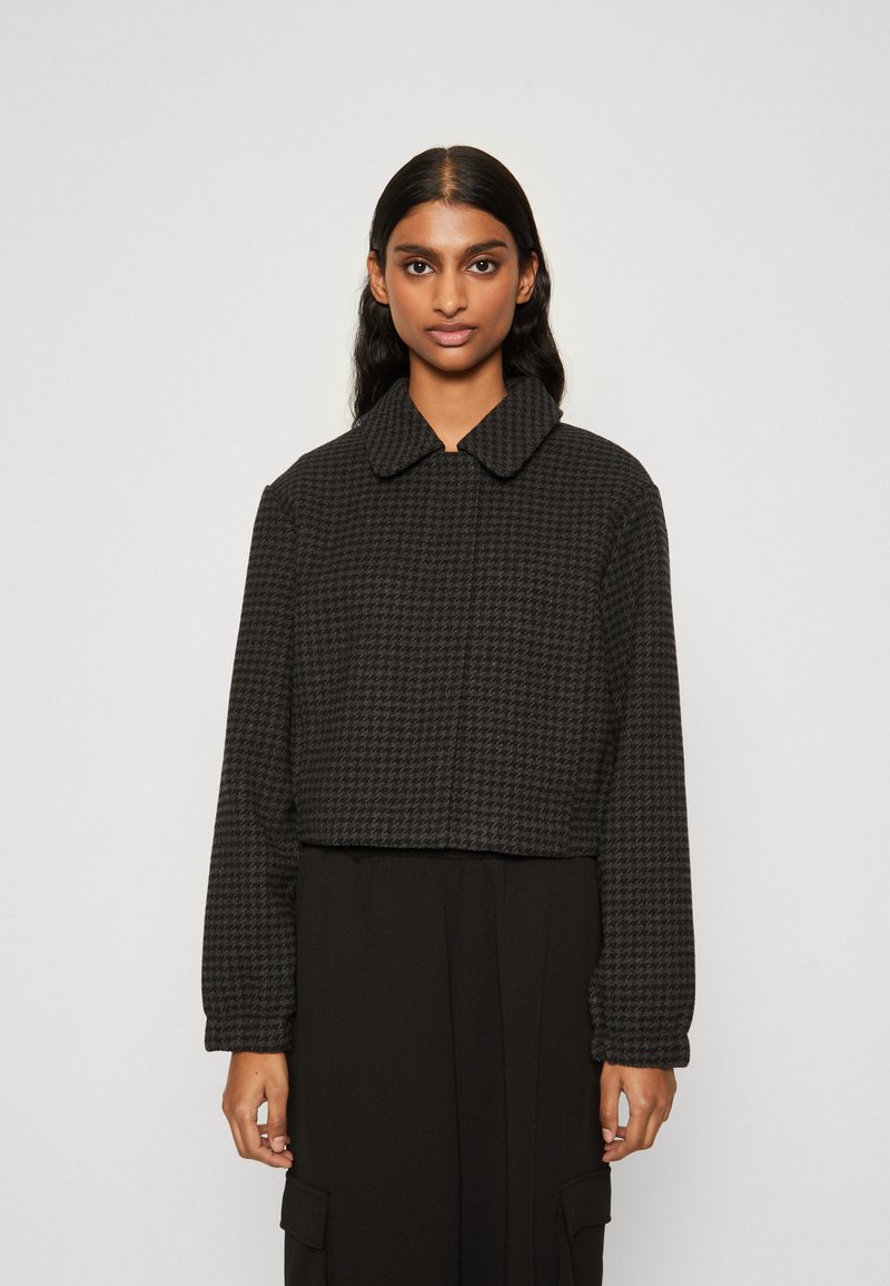 ONLY Petite ONLELLA SHORT CHECK JACKET - Summer jacket - black - Zalando.ie