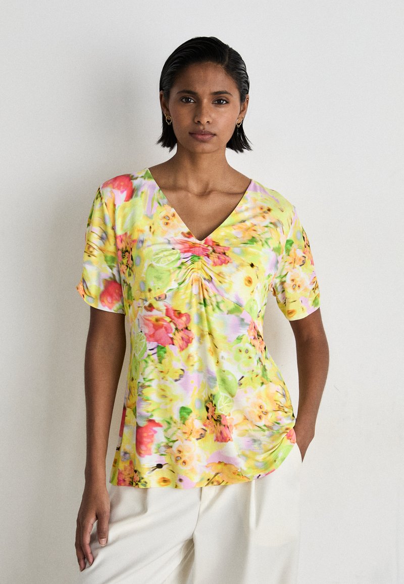 Marc Cain T-Shirt print - pale lemon/hellgelb - Zalando.de