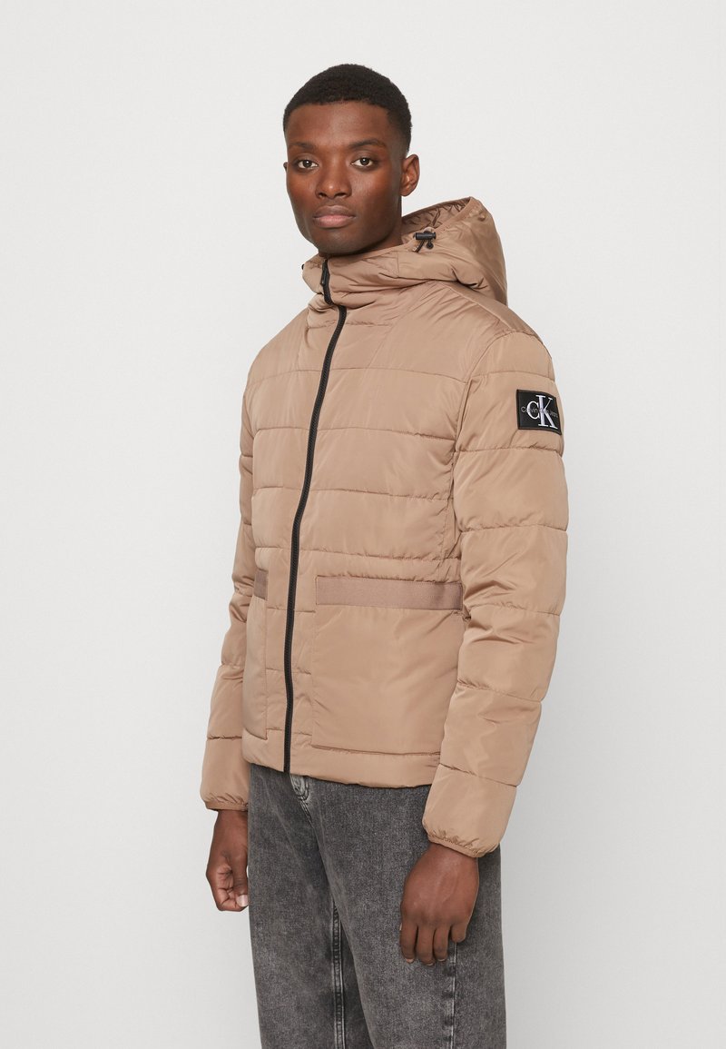 Calvin Klein Jeans BADGE ELASTIC TRIM JACKET - Veste mi-saison - warm ...