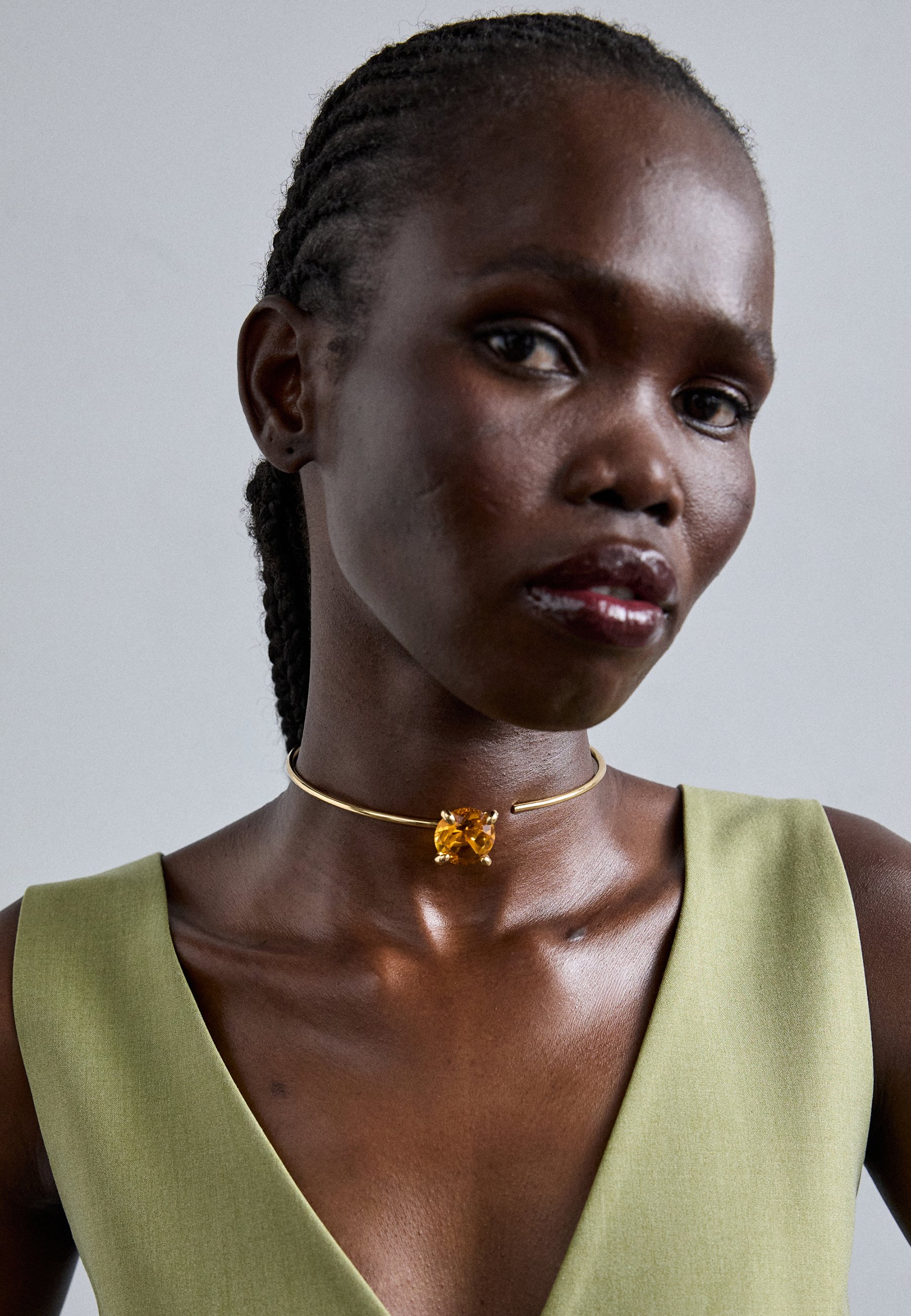 Choker and necklace store