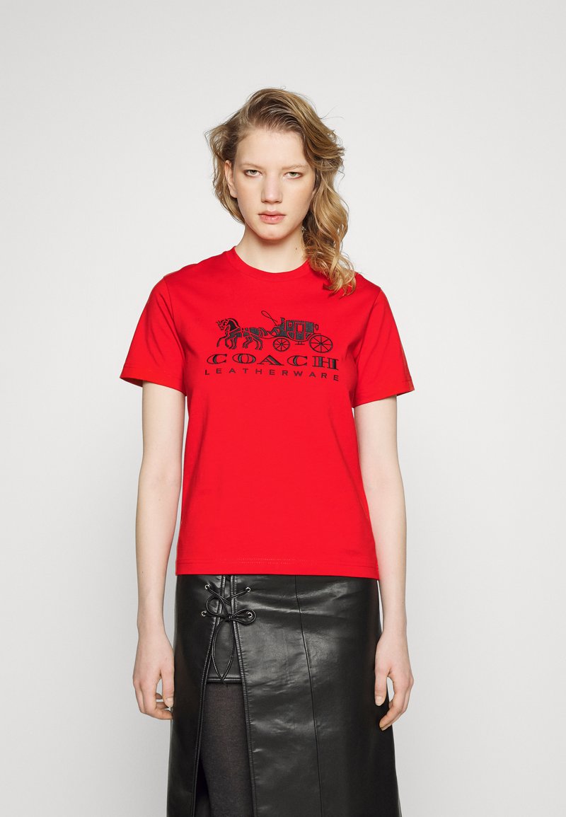 Coach EVERGREEN HORSE AND CARRIAGE TEE - T-Shirt print - sport red/rot ...