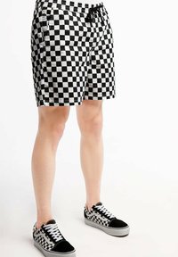 Vans MN RANGE RELAXED ELA - Short - white/blanc - ZALANDO.FR