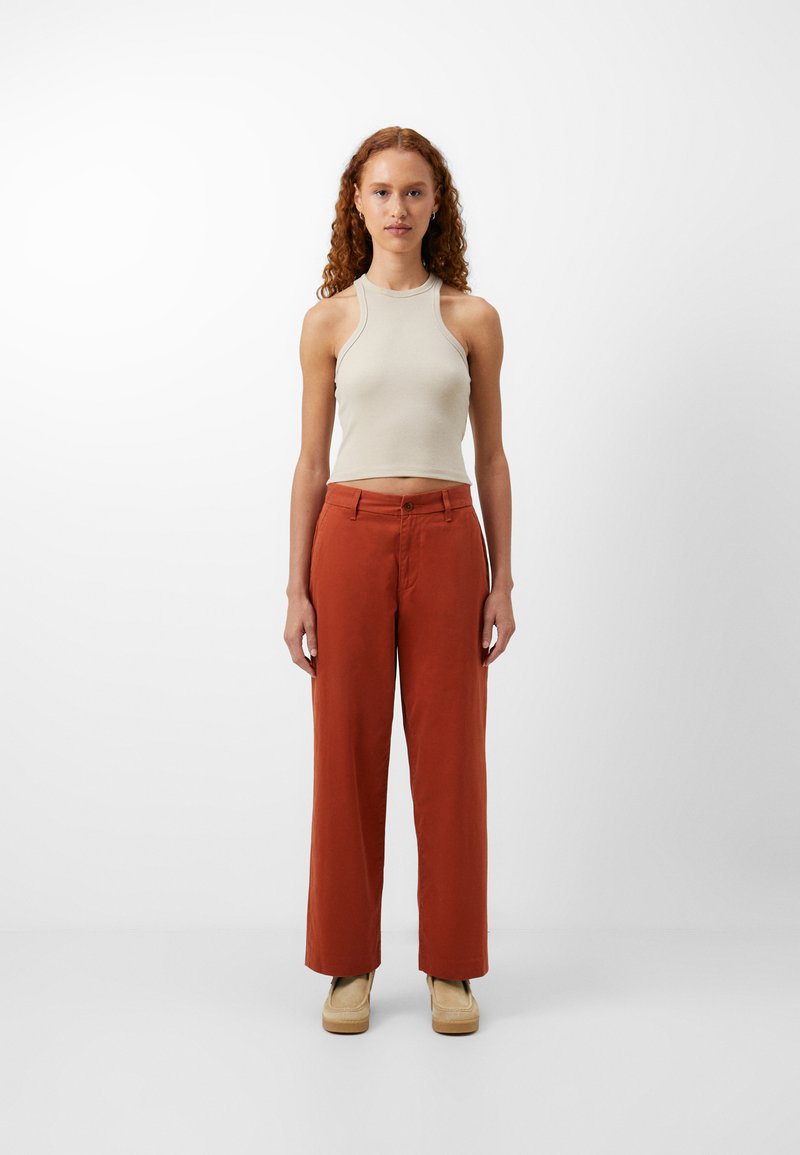 Levi's® LEVI'S® X EMMA CHAMBERLAIN TROUSER - Stoffhose - burned orange ...