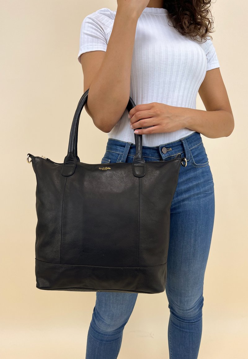 Gusti Leder MIA - Tote bag - schwarz/black - Zalando.ie