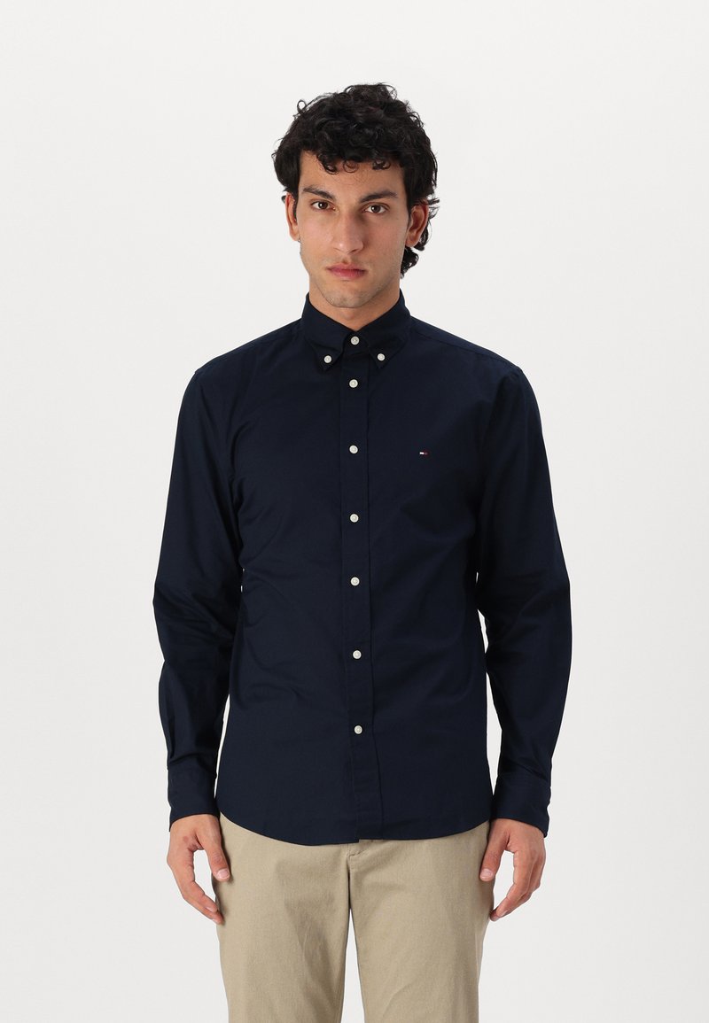 Tommy Hilfiger CORE FLEX SOLID SHIRT - Chemise - desert sky/bleu marine ...