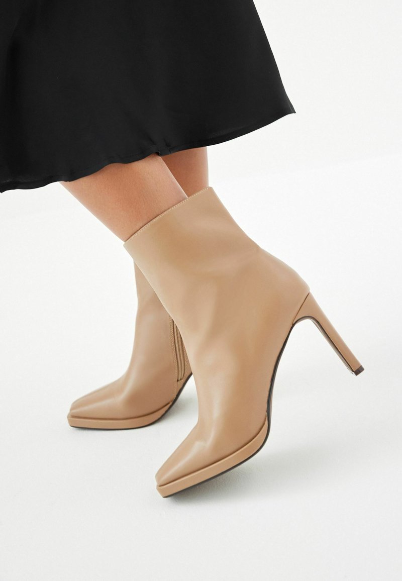 Next FOREVER COMFORT SQUARED TOE - Botines de tacón - camel brown/beige ...
