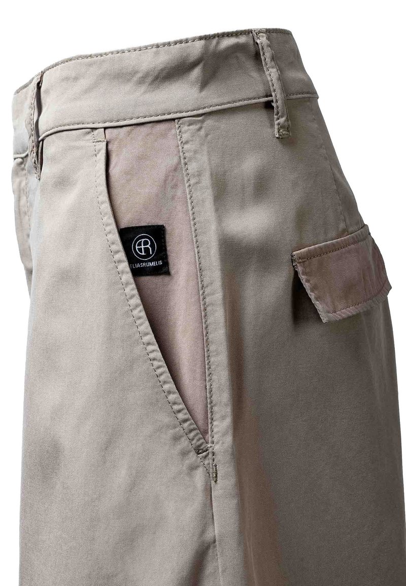 Elias Rumelis ALENA - Shorts - sahara/sand - Zalando