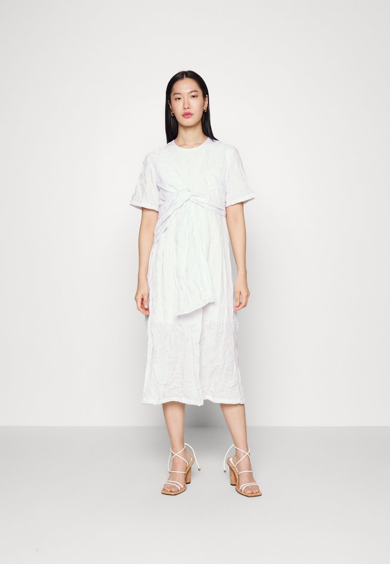 Brogger LIZZIE MIDI DRESS - Cocktailkjole - white/hvit - Zalando.no
