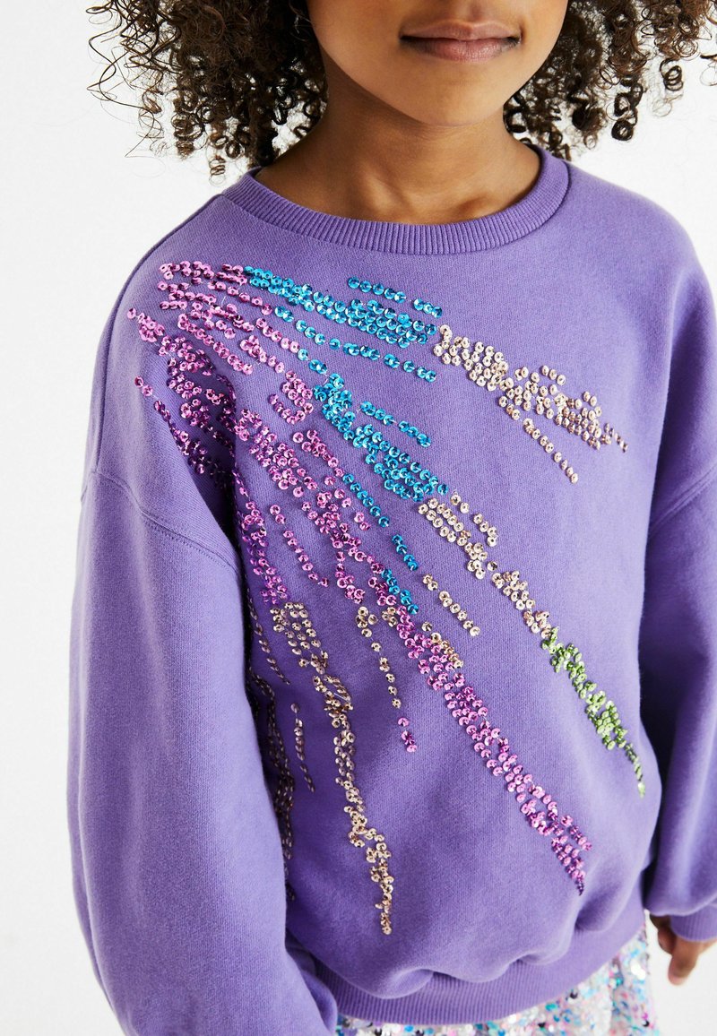 Next CREW - Mikina - purple sequin scatter/fialová - Zalando.cz