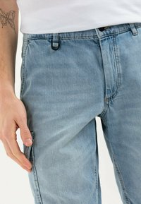 camel active Jeans Shorts - ocean blue/hellblau - Zalando.de