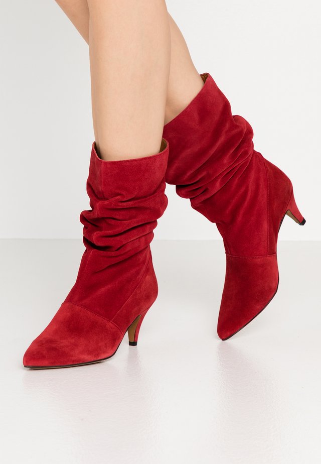 Rote Stiefel & Boots für Damen | Reinschlüpfen & Wohlfühlen | bei ZALANDO