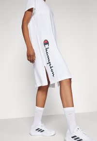 Champion ICONS DRESS - Jerseykleid - white/weiß - Zalando.de