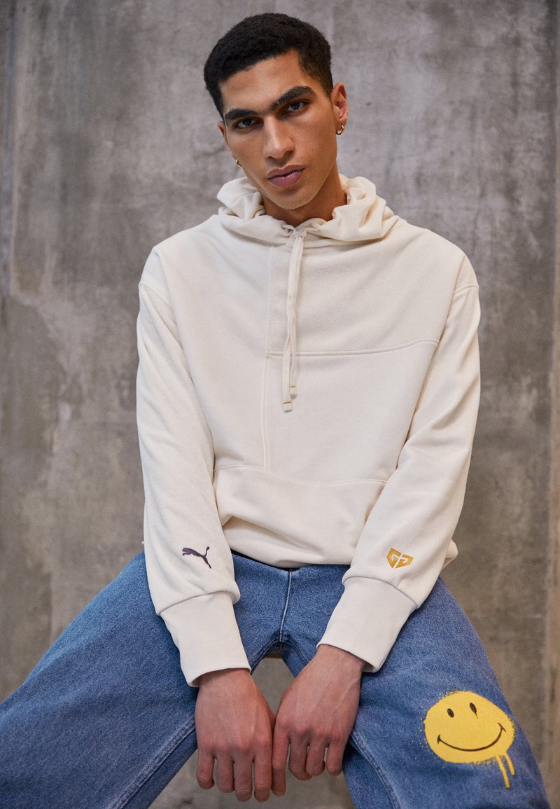 Puma GAMING HOODIE - Pusa - pristine/valkjas - Zalando.ee