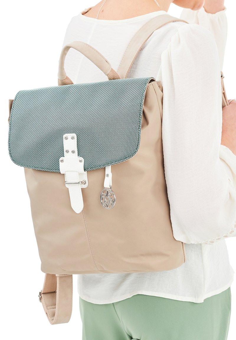 Rieker Rucksack - beige - Zalando