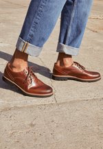 Clarks BATCOMBE HALL - Sportlicher Schnürer - braun/tan - Zalando.de