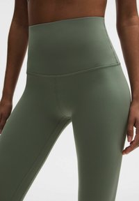 lululemon ALIGN™ SUPER HIGH RISE 71CM - Tights - willow leaf/groen ...