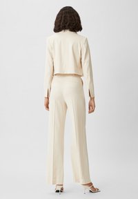 comma KURZ IM BOXY-LOOK - Blazer - beige - Zalando.de