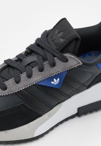 adidas Originals RETROPY F2 UNISEX - Sneakers - carbon/core black/semi ...